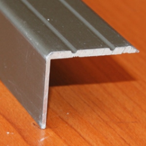 Profil treapta perforat, 20x25 mm, 2,7 m, bronz satinat - Profilux